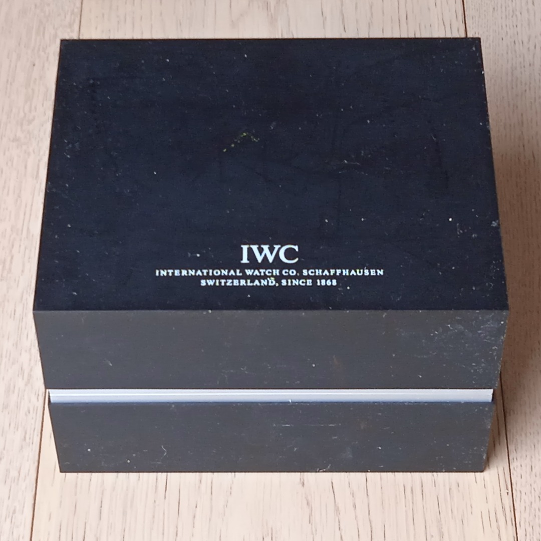 賣咗了 賣咗了 IWC 錶盒. Watch Box by International Watch Co. Schaffhausen ...