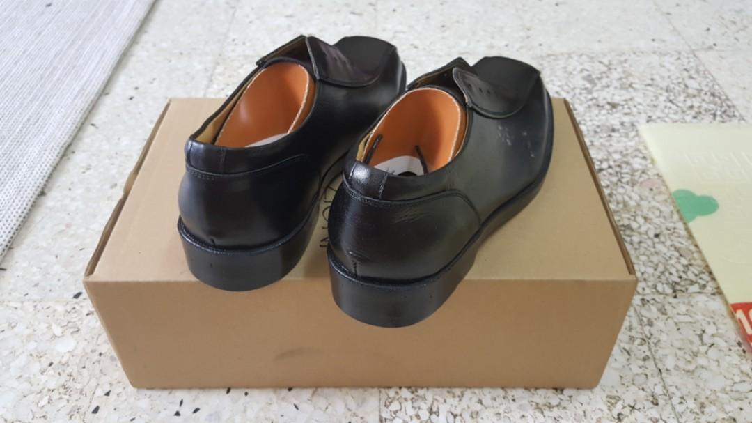 Kasut Kulit Original, Men's Fashion, Footwear, Dress shoes on Carousell