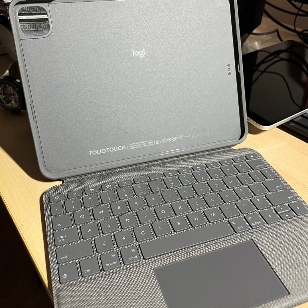 Logitech Folio Touch keyboard case with Trackpad for IPad Pro 11 ...