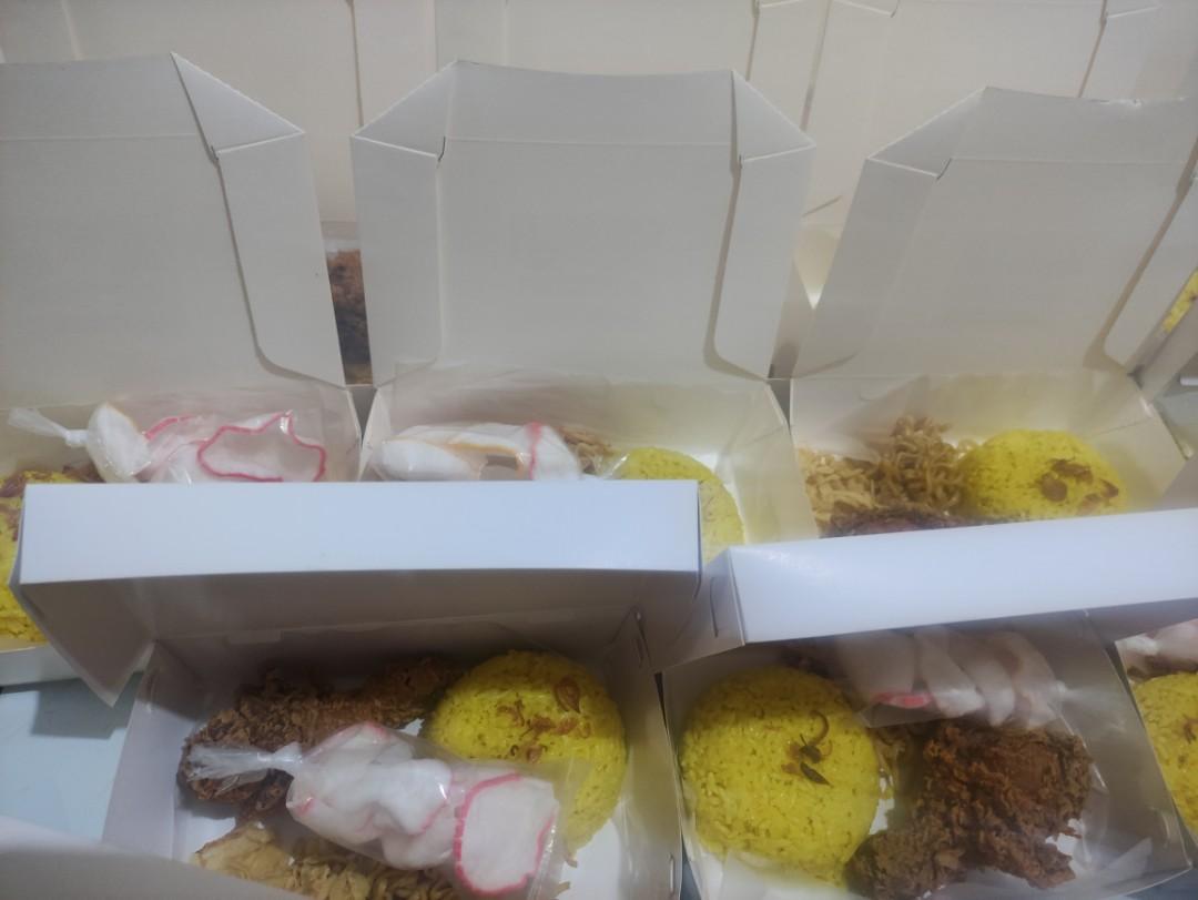 Nasi kuning box ayam fried chicken ulang tahun anak, Makanan & Minuman ...