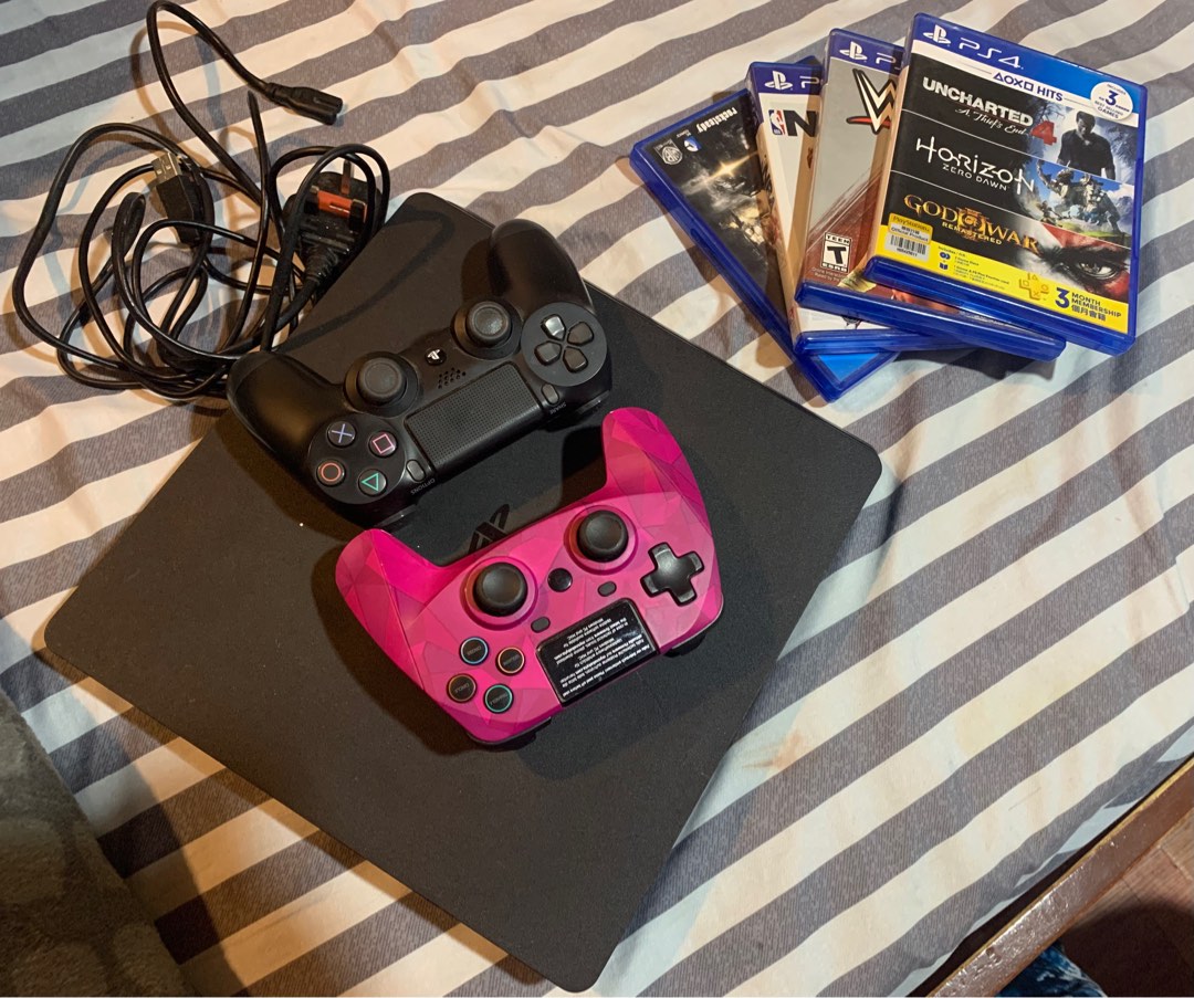 Playstation 4 (w/ 2 controller & 5 disc), Video Gaming, Video Games ...
