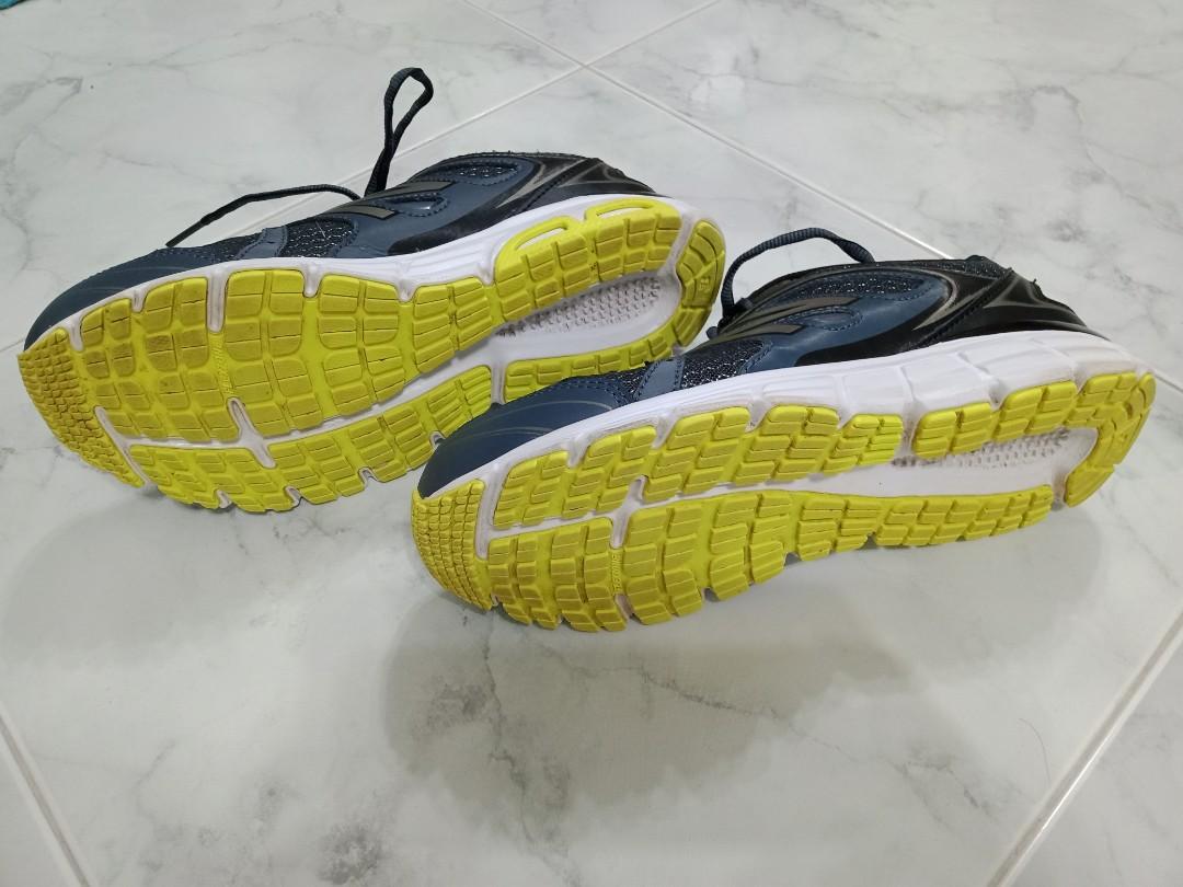 SAF New Balance Running Shoes, Men's Fashion, Footwear, Sneakers on ...