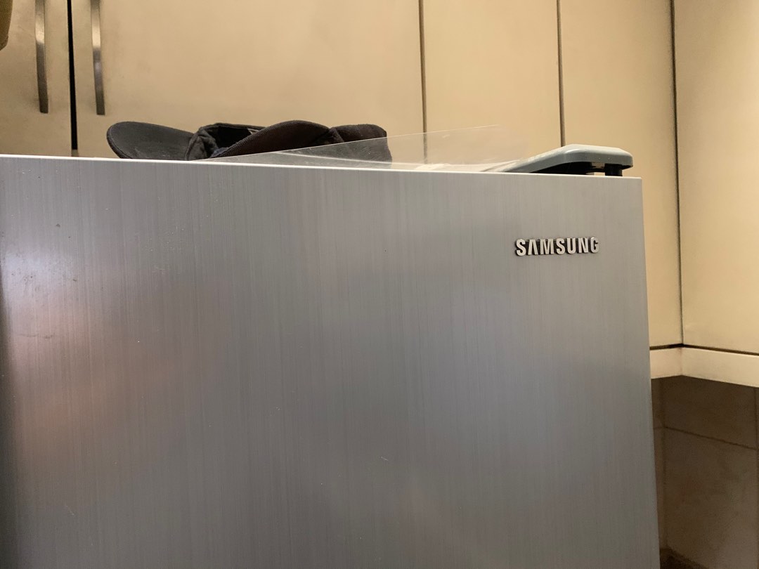 Samsung butterfly refrigerator 20 cu, Furniture & Home Living ...