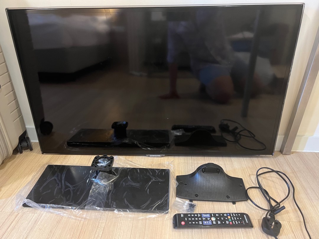 Samsung Smart TV 40", TV & Home Appliances, TV & Entertainment, TV on ...
