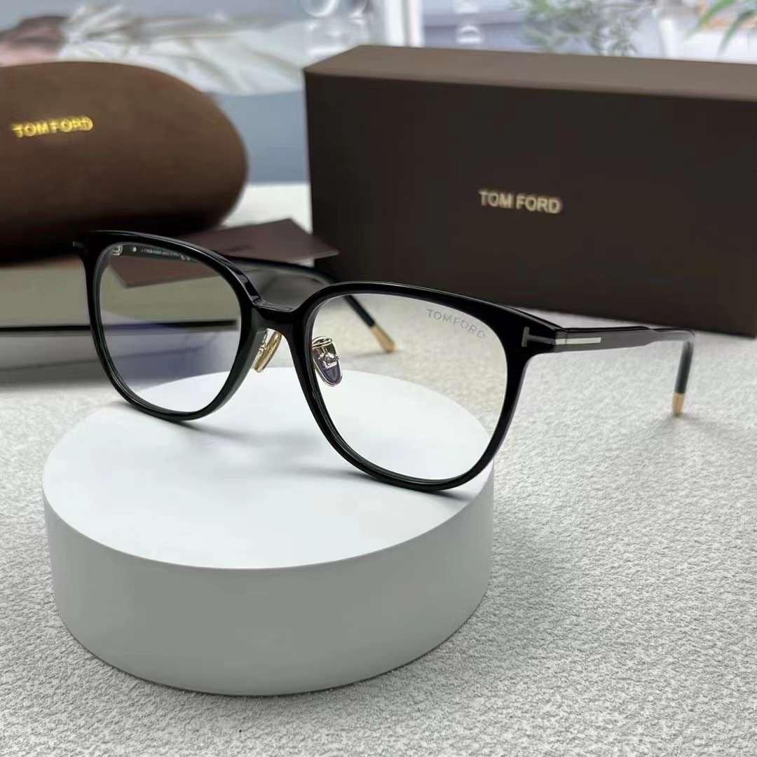 Tom Ford TF5778-D-B, 男裝, 手錶及配件, 眼鏡 - Carousell