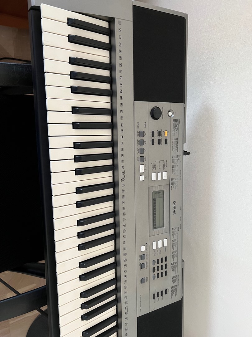 Yamaha PSR Keyboard with stand in perfect working condition. Little ...