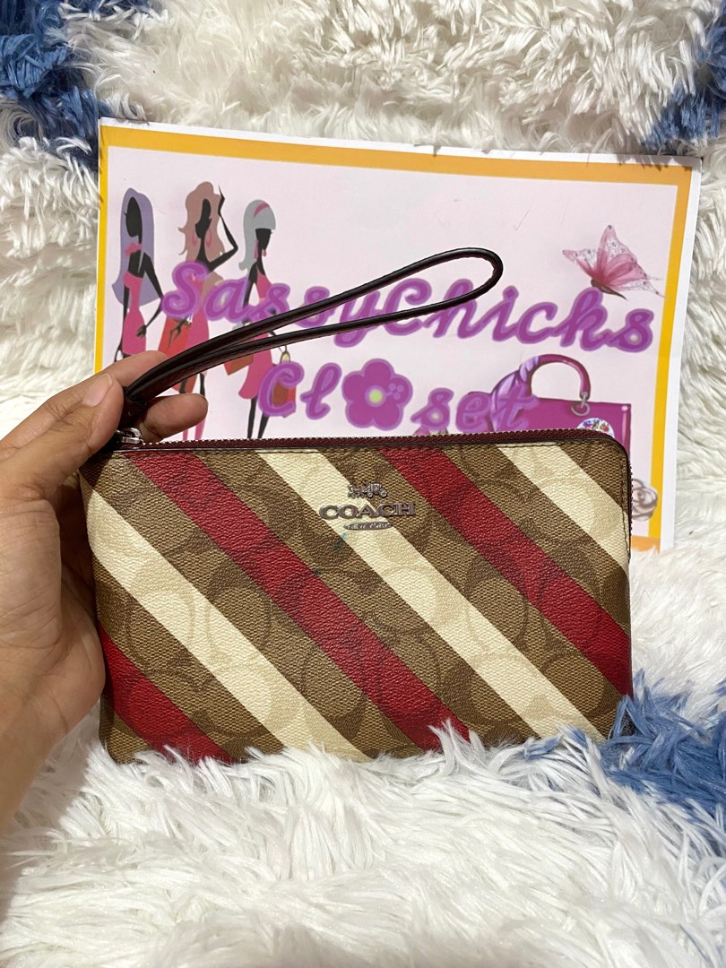 Authentic COACH Single Zip Wristlet, Women's Fashion, Bags & Wallets ...