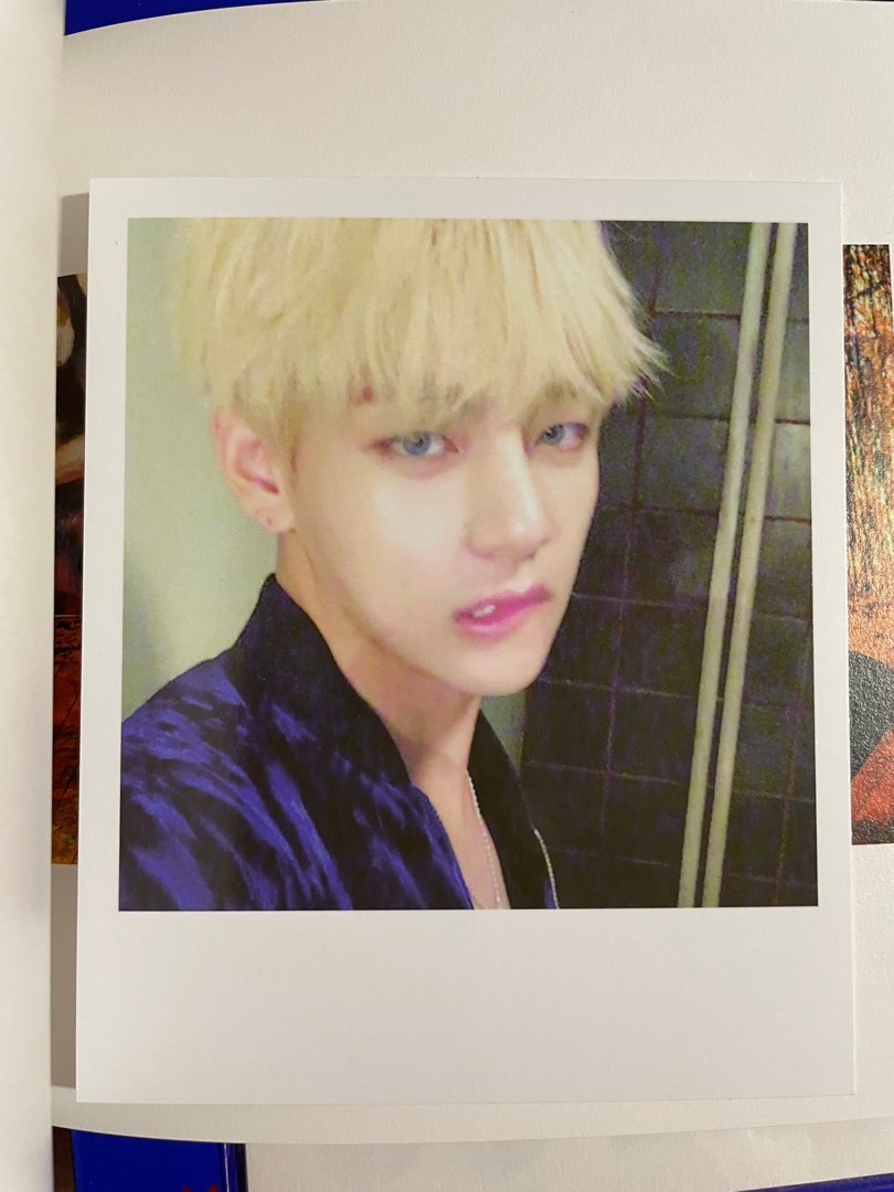 BTS V/Taehyung Wings pola, Hobbies & Toys, Memorabilia & Collectibles ...