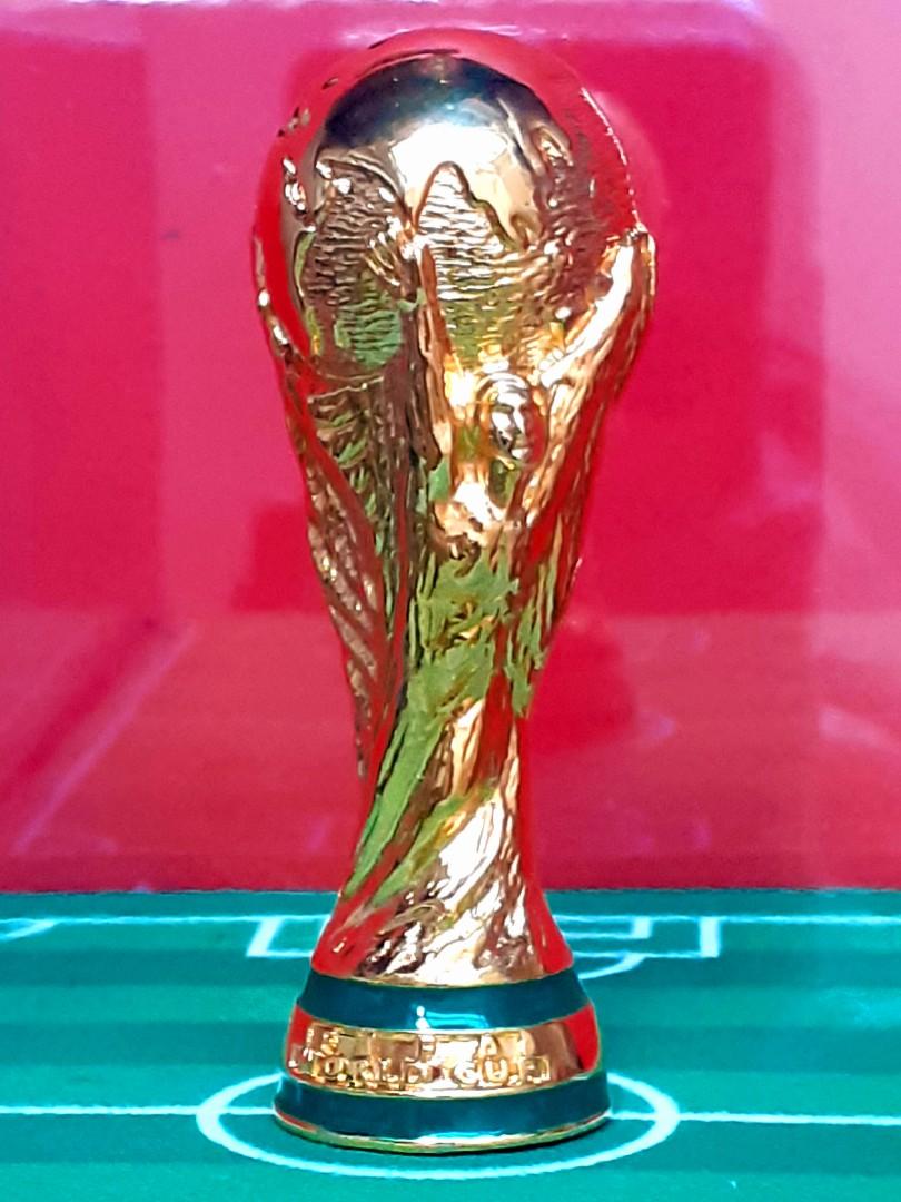CABLE TV : 2002 FIFA WORLD CUP TROPHY REPLICA , With Certificate and ...