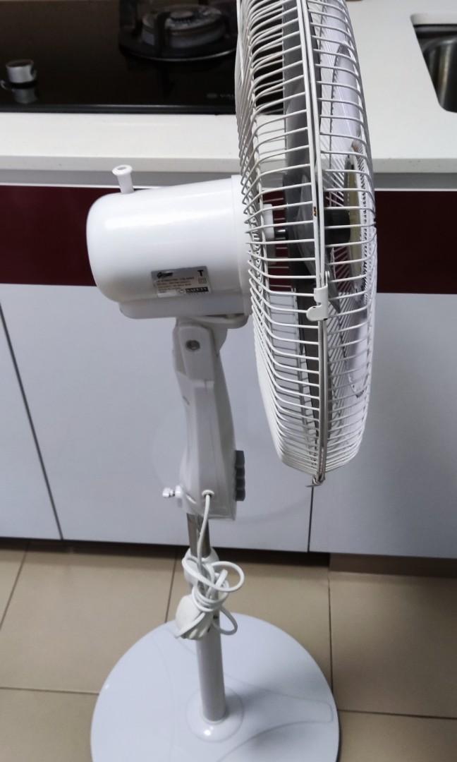 Giant 16" stand fan, Furniture & Home Living, Lighting & Fans, Fans on ...