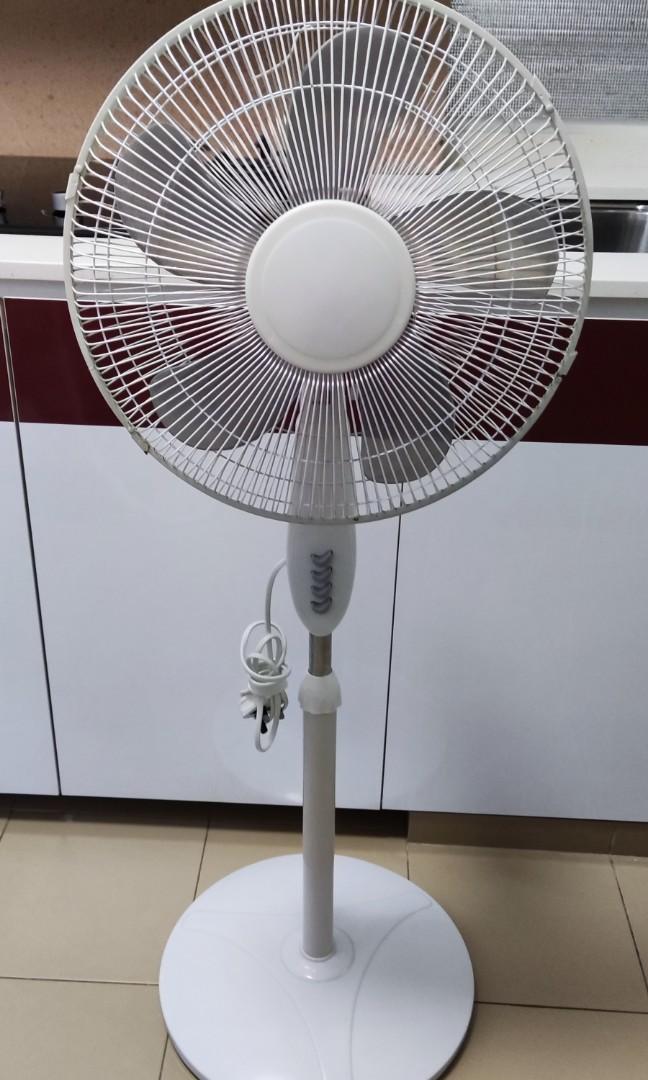 Giant 16" stand fan, Furniture & Home Living, Lighting & Fans, Fans on ...