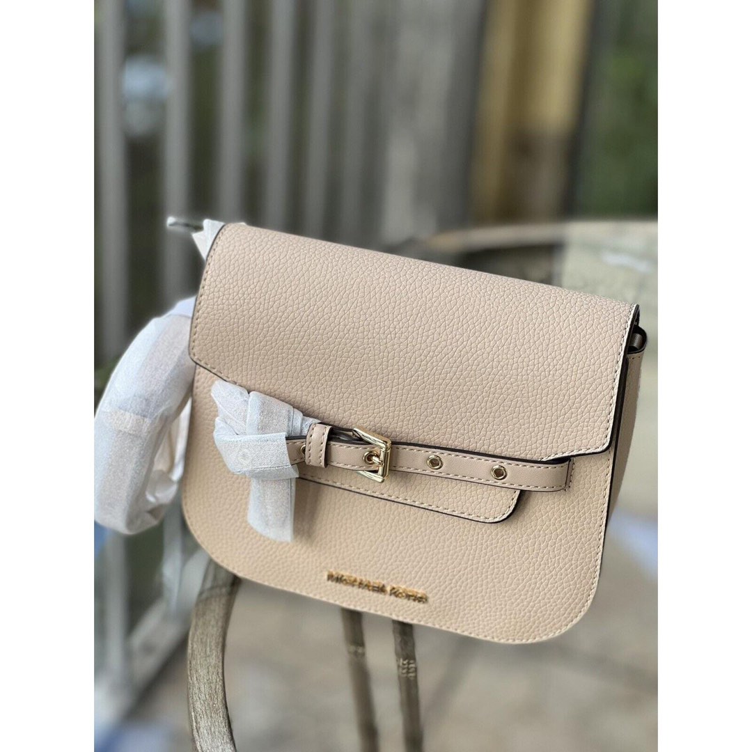 Michael Kors Emilia Small Saddle Crossbody Buff, Barang Mewah, Tas ...