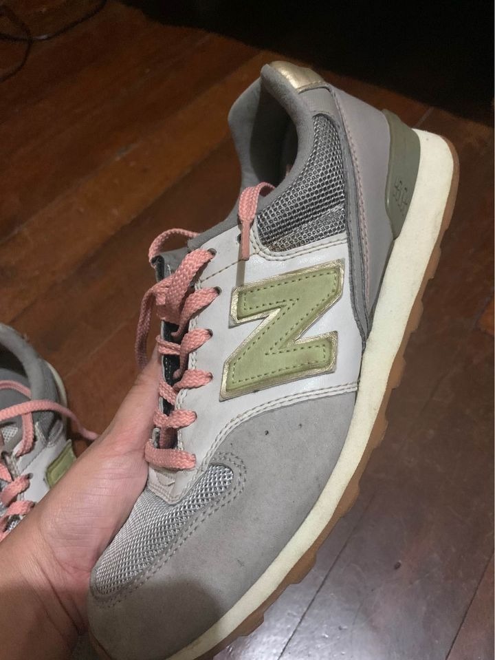 New Balance size 7, Women's Fashion, Footwear, Sneakers on Carousell