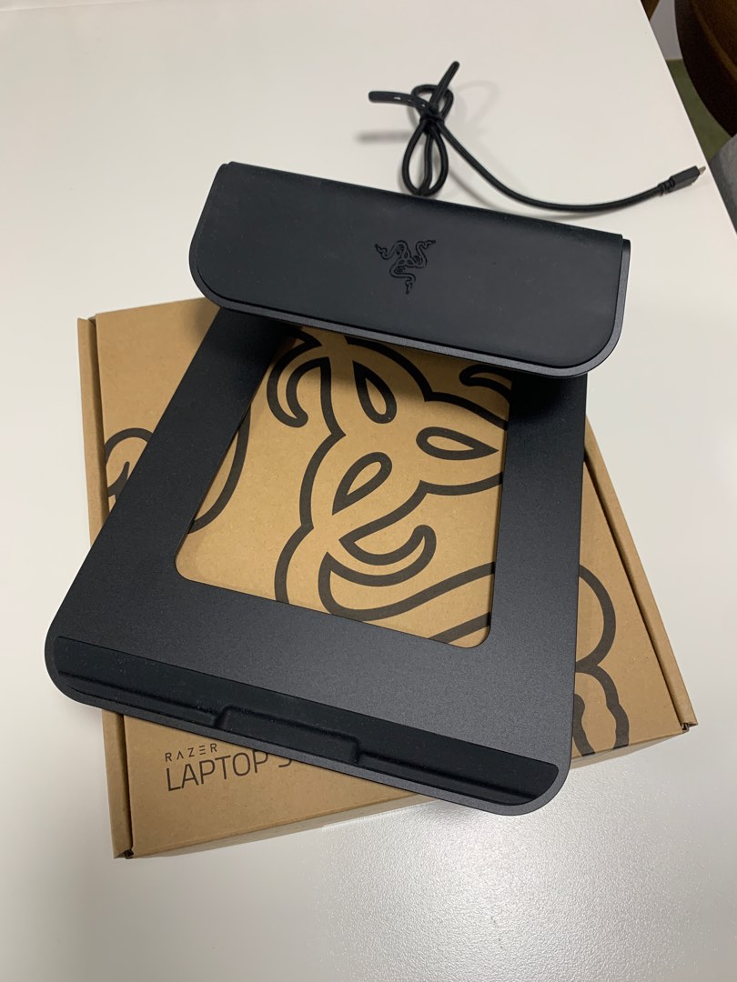 Razer Laptop Stand Chroma V2, 電腦＆科技, 電腦周邊及配件, 電腦線、轉接線及轉換器 - Carousell