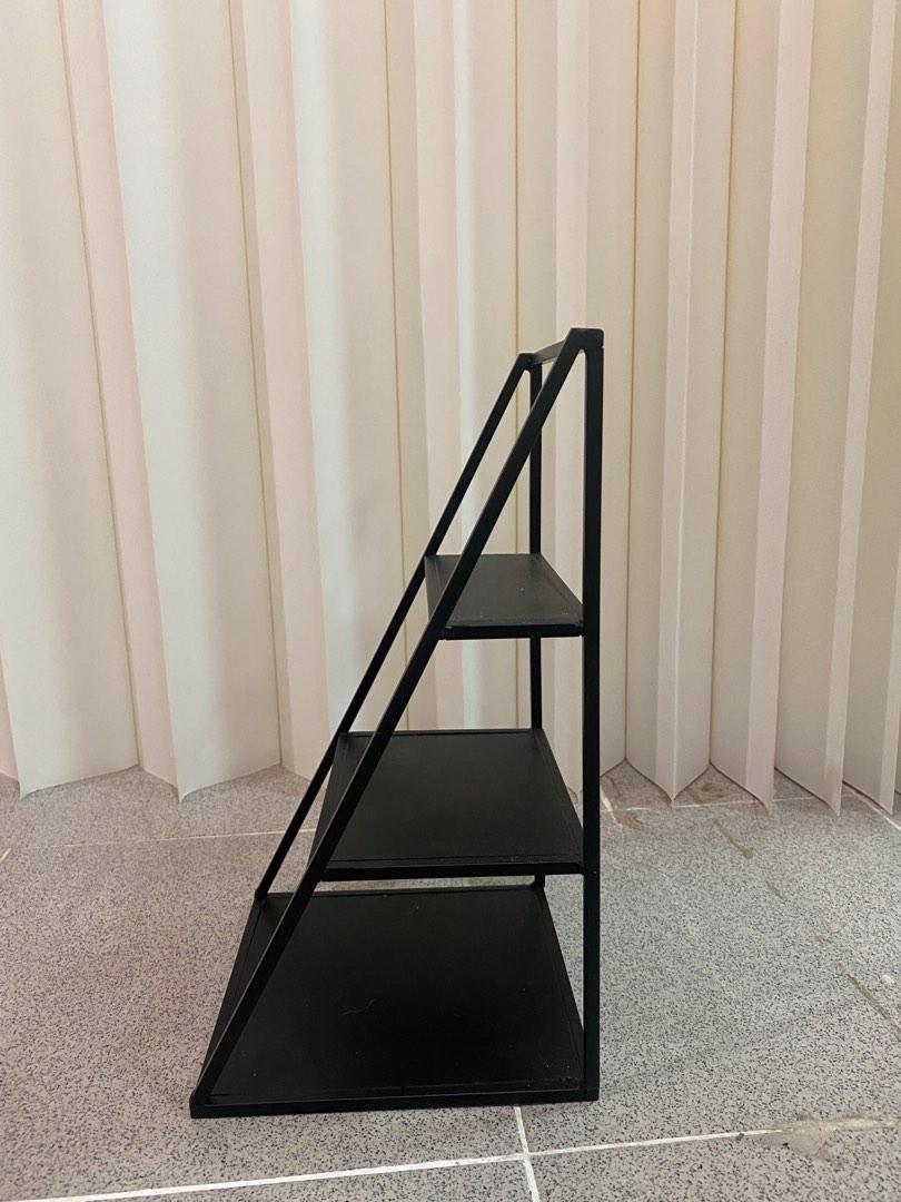 Stair rack, 傢俬＆家居, 其他, 家居改善及收納用品 - Carousell