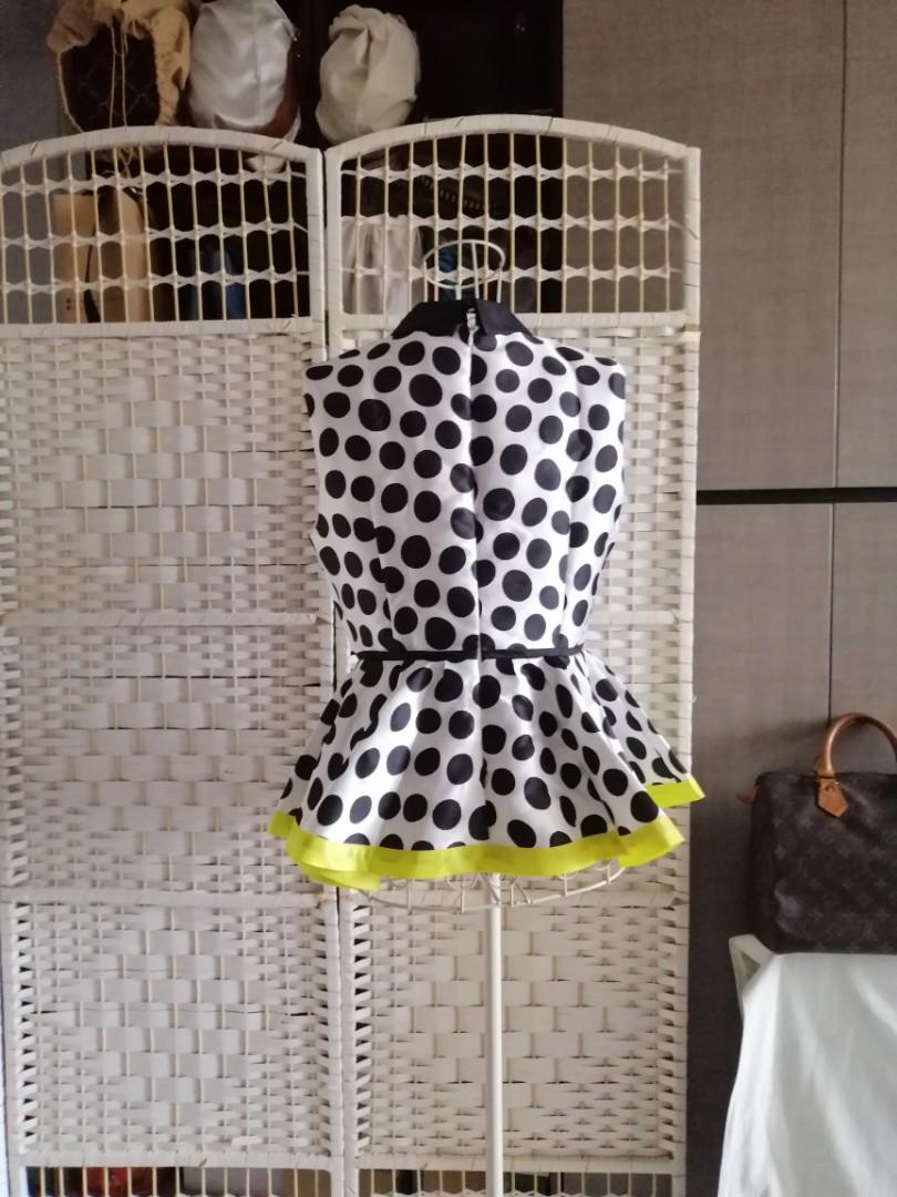 Structure peplum top, Women's Fashion, Tops, Sleeveless on Carousell