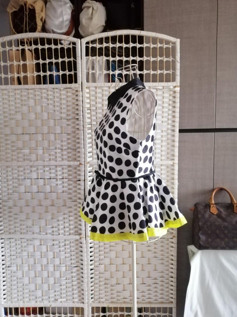 Structure peplum top, Women's Fashion, Tops, Sleeveless on Carousell