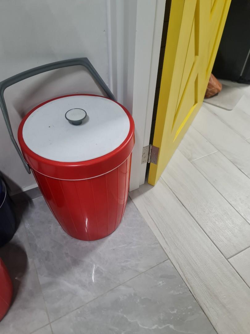 Used Toyogo Ice bucket/ rice bucket 28L, TV & Home Appliances, Other ...