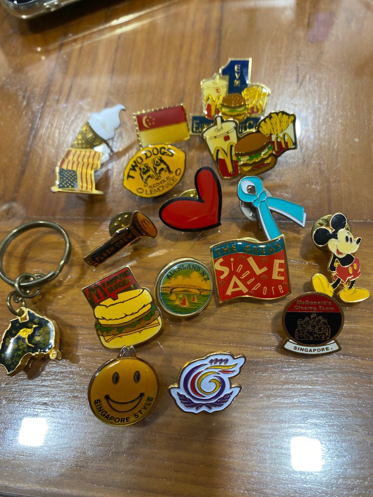 Vintage Collar Pins (Collectibles), Hobbies & Toys, Memorabilia ...