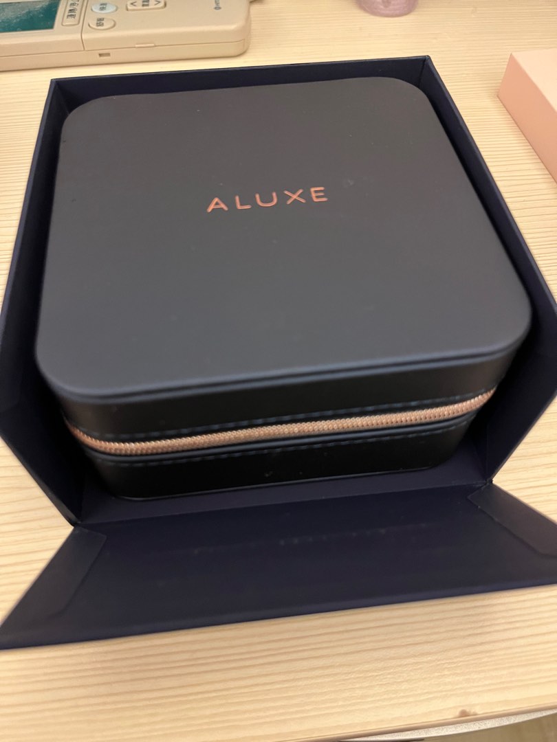 Aluxe 亞立詩 飾品收納盒 旅行 珠寶盒 玫瑰金 深藍 霧面 質感, 家具及居家用品, 居家改善及收納用品, 收納箱及袋在旋轉拍賣
