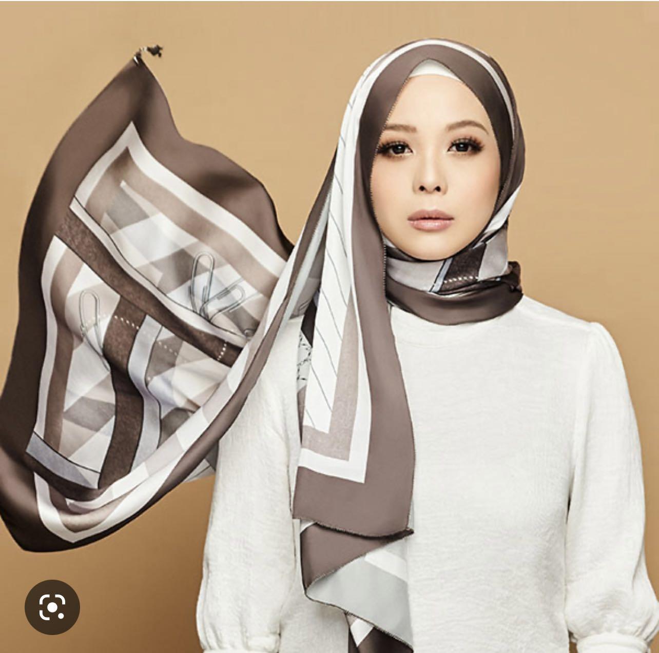 [Authentic] The ProdUCktive dUCkscarves - On the Ball, Women's Fashion ...