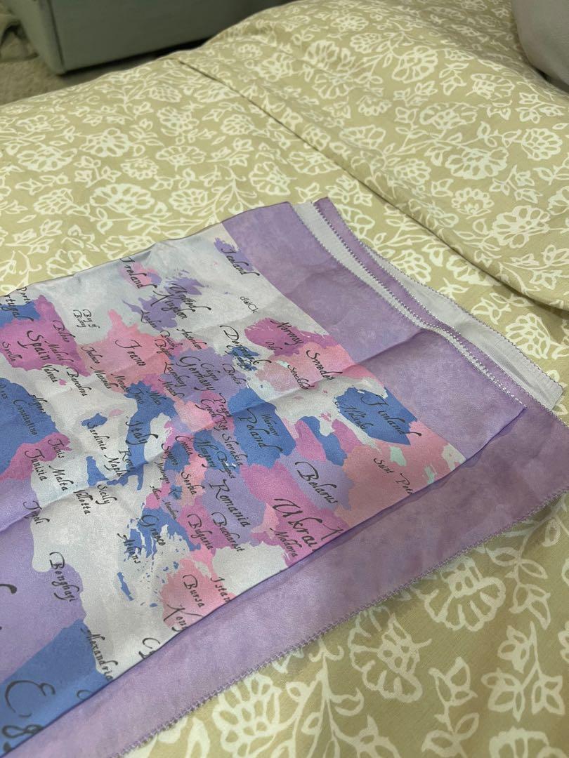 [Authentic] World Map dUCkscarves in Lilac, Women's Fashion, Muslimah ...