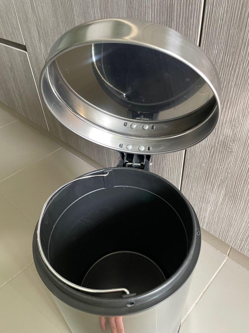 BNIB Metal Rubbish Bin (small), Furniture & Home Living, Cleaning ...