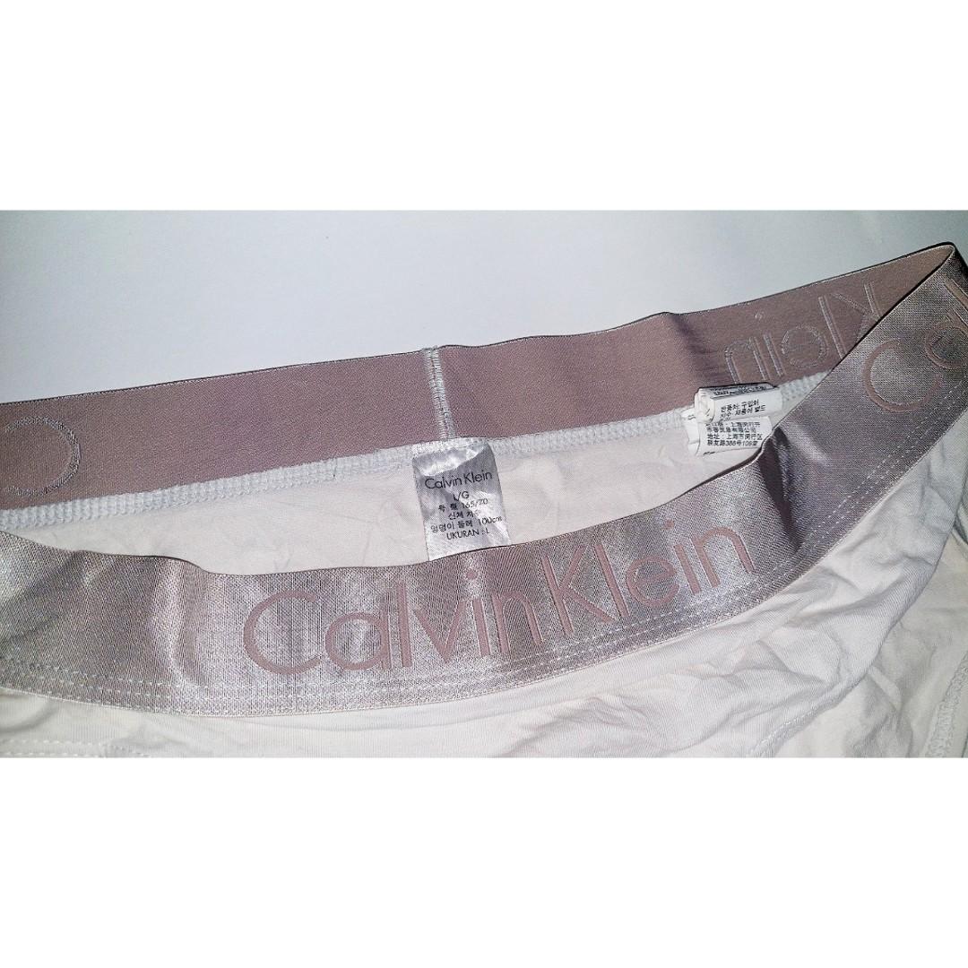 Celana Dalam Calvin Klein Briefs Fesyen Pria Pakaian Bawahan Di Carousell