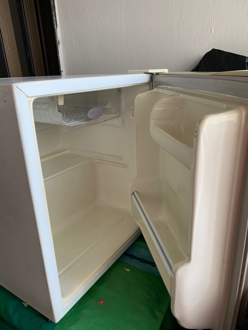 Electric Mini Fridge ( portable), TV & Home Appliances, Kitchen ...