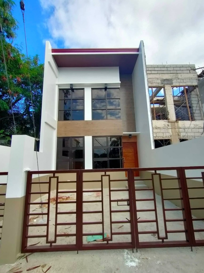 For Sale End Unit House and Lot in bf resort Las Pinas City, Property ...