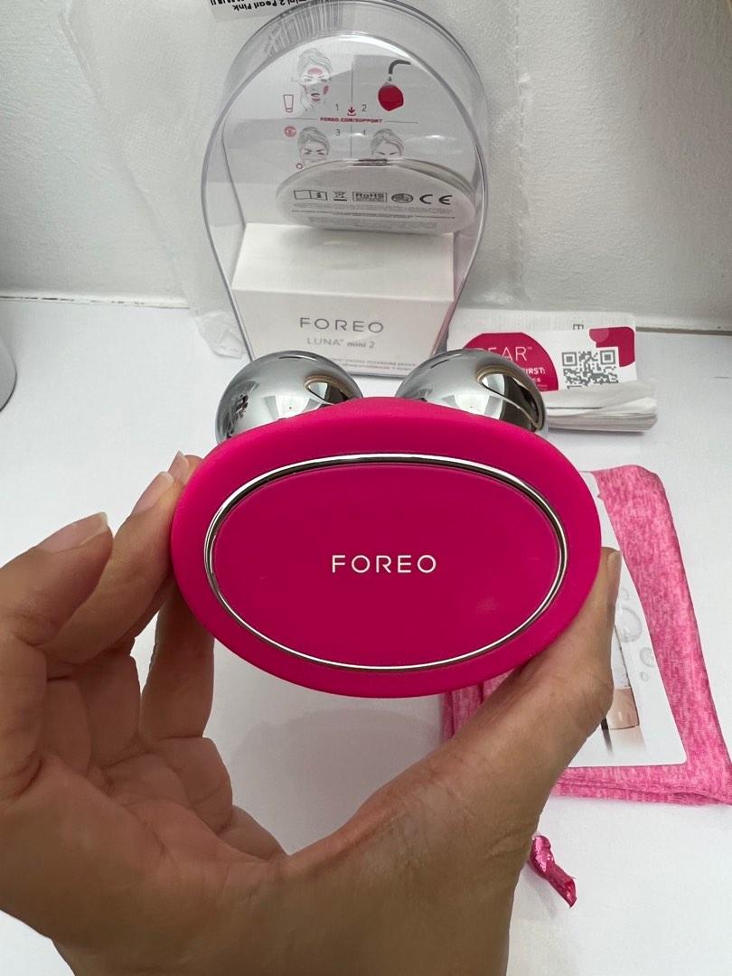 Foreo Bear Microcurrent Facial Toning Device (full set) in Fuschia, Beauty & Personal Care, Face ...