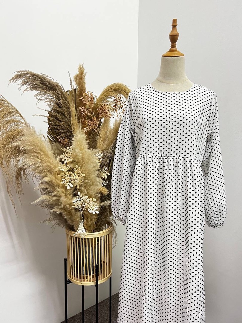 Kedai kita white polka dress, Women's Fashion, Dresses & Sets, Dresses ...