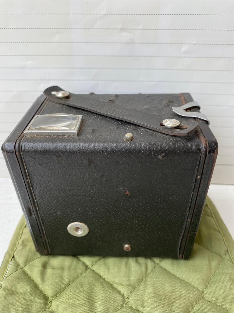 KODAK Six-20 Brownie Model E Camera, Hobbies & Toys, Memorabilia & Collectibles, Vintage ...