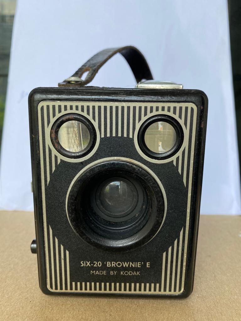 KODAK Six-20 Brownie Model E Camera, Hobbies & Toys, Memorabilia & Collectibles, Vintage ...