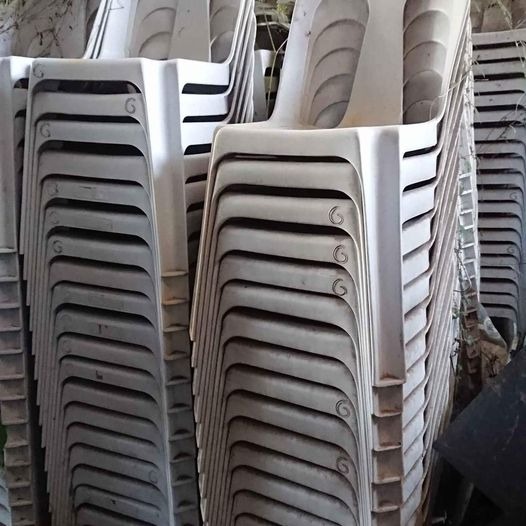 Monoblock chair - Ruby / Cofta - 2nd Hand, Furniture & Home Living ...