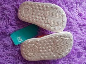 Posee Crocs style, Babies & Kids, Babies & Kids Fashion on Carousell