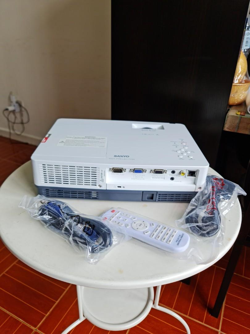 Sanyo PLC-XW300, XGA Lumens 3000, Conference Room & multimedia ...