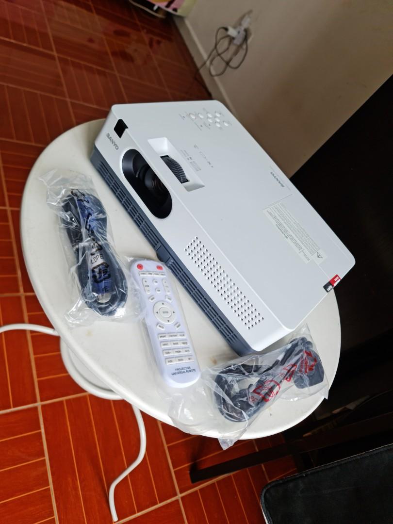 Sanyo PLC-XW300, XGA Lumens 3000, Conference Room & multimedia ...