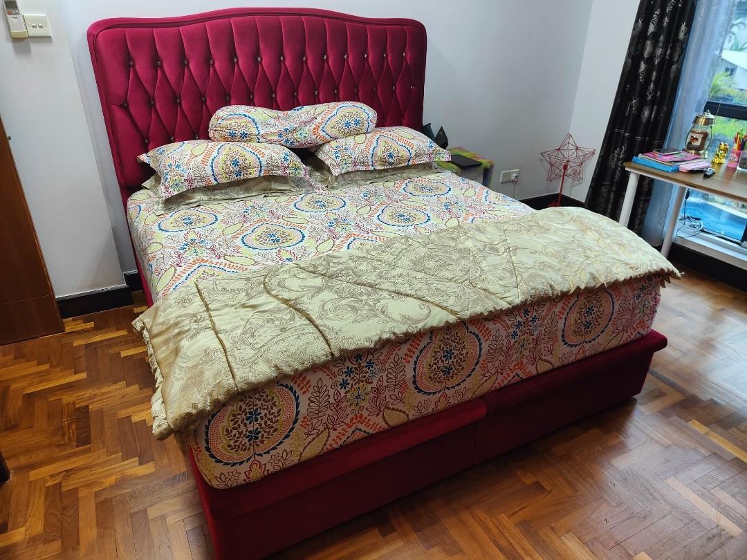 Slumberland King size Bed frame and mattress, Furniture & Home Living ...