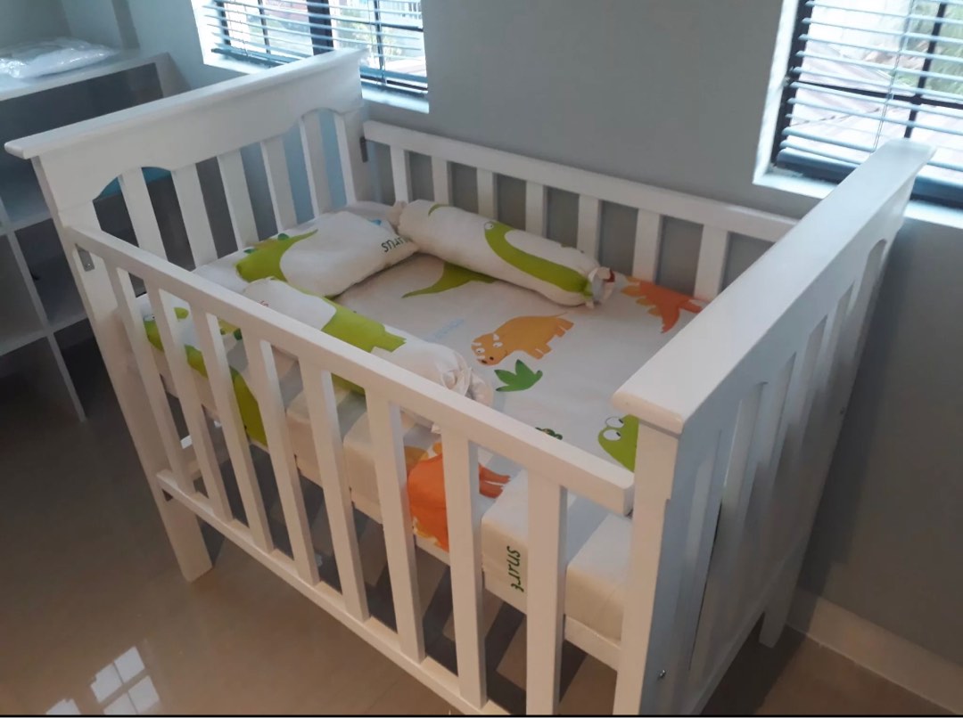 Wooden Crib Package with Uratex foam Bedsheet and Pillowset, Babies ...