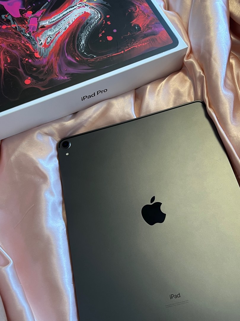 (BROKEN) iPad Pro 12.9inch 3rd Gen, Mobile Phones & Gadgets, Tablets ...