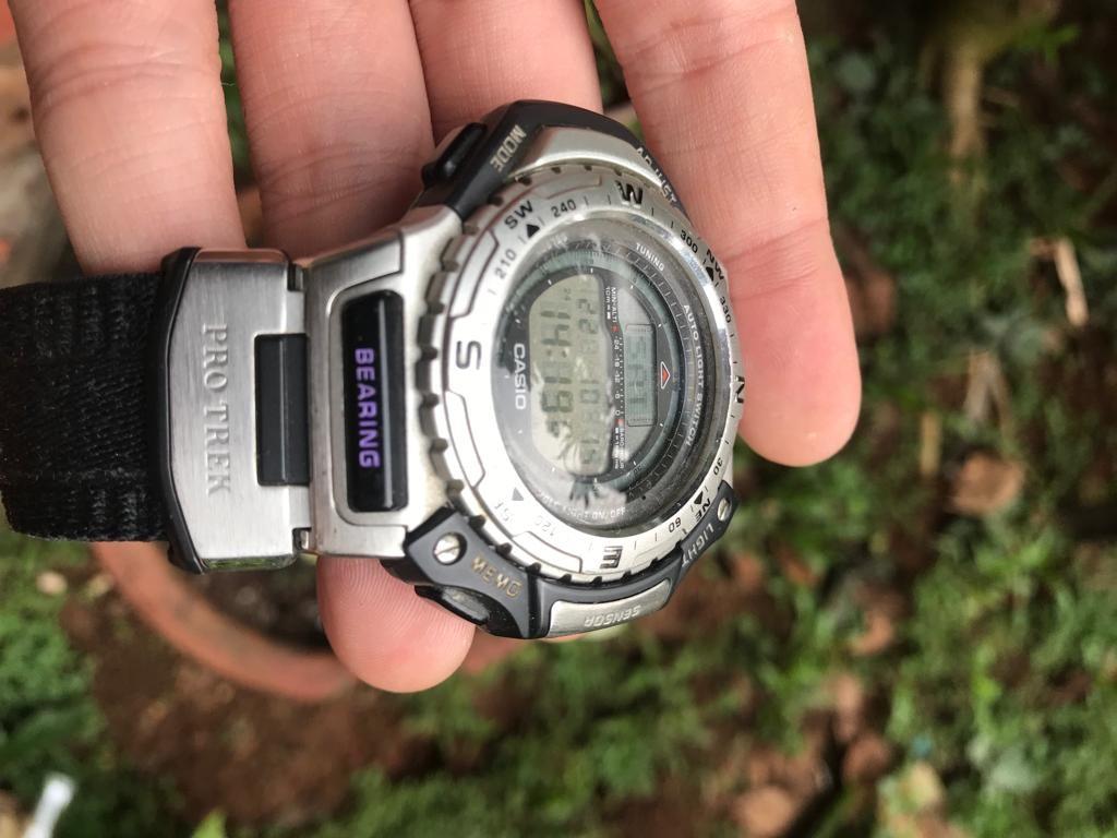 Casio Protrek, Fesyen Pria, Jam Tangan di Carousell