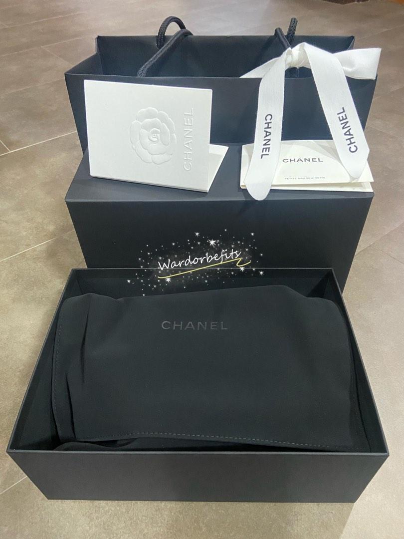 Chanel 22K Vanity Case with Adjustable Chain, Women's Fashion, Bags ...