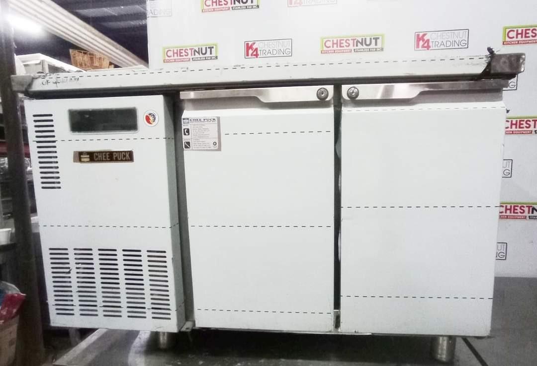 Chee Puck Topping Table 2 Door Under Counter Chiller, TV & Home ...