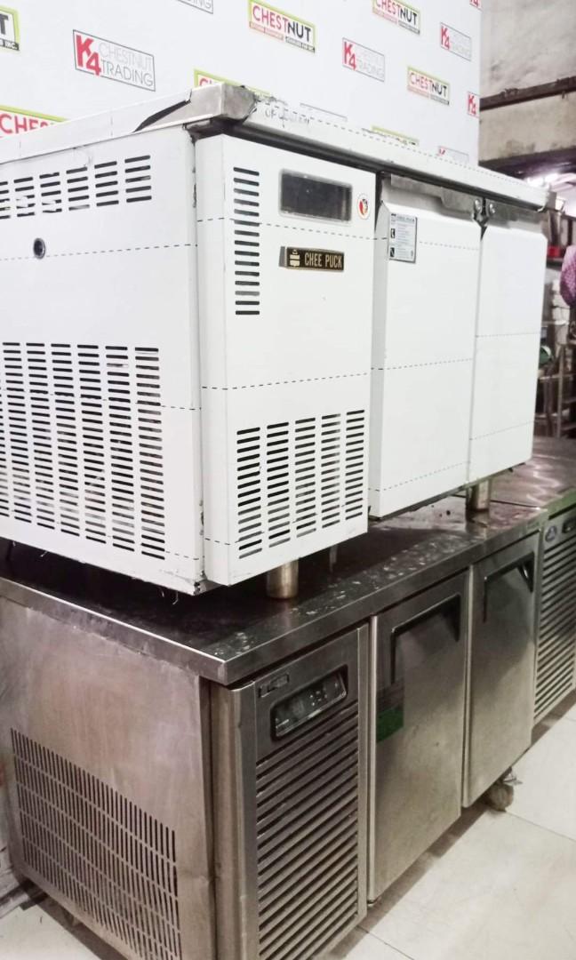 Chee Puck Topping Table 2 Door Under Counter Chiller, TV & Home ...