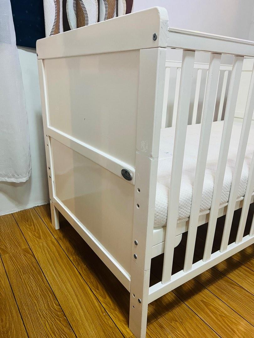 Cuddlebug Fontana Crib and Uratex Mattress, Babies & Kids, Baby Nursery ...
