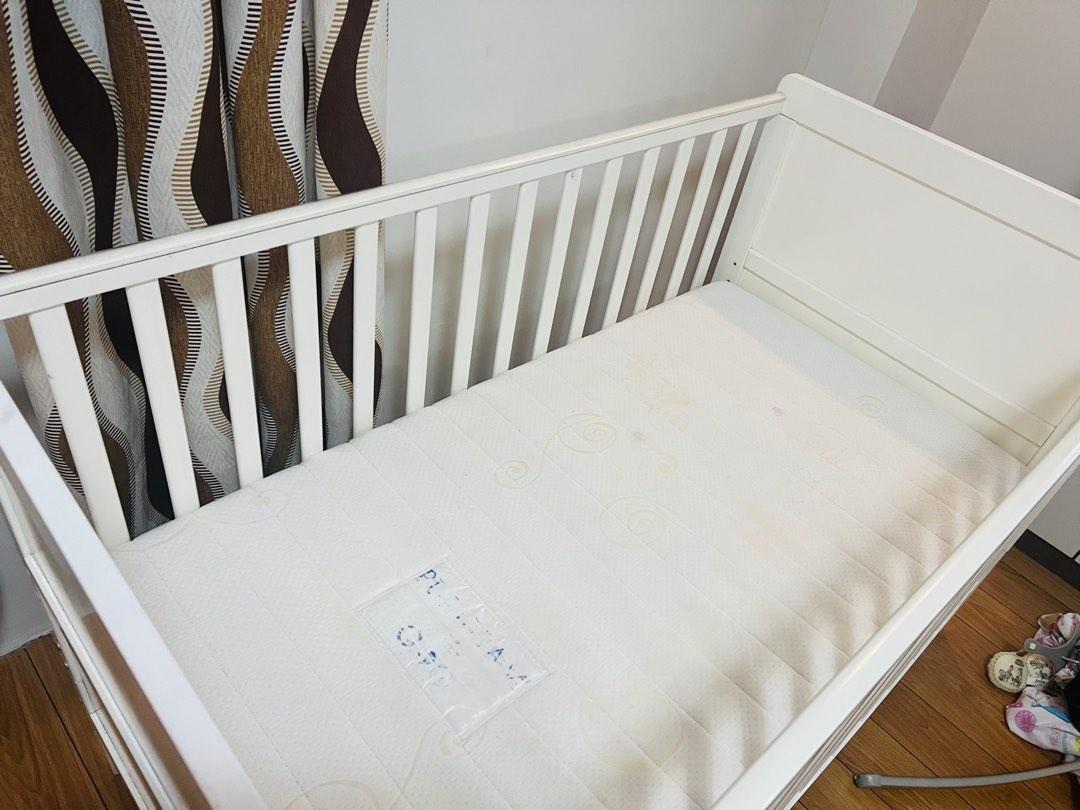 Cuddlebug Fontana Crib and Uratex Mattress, Babies & Kids, Baby Nursery ...