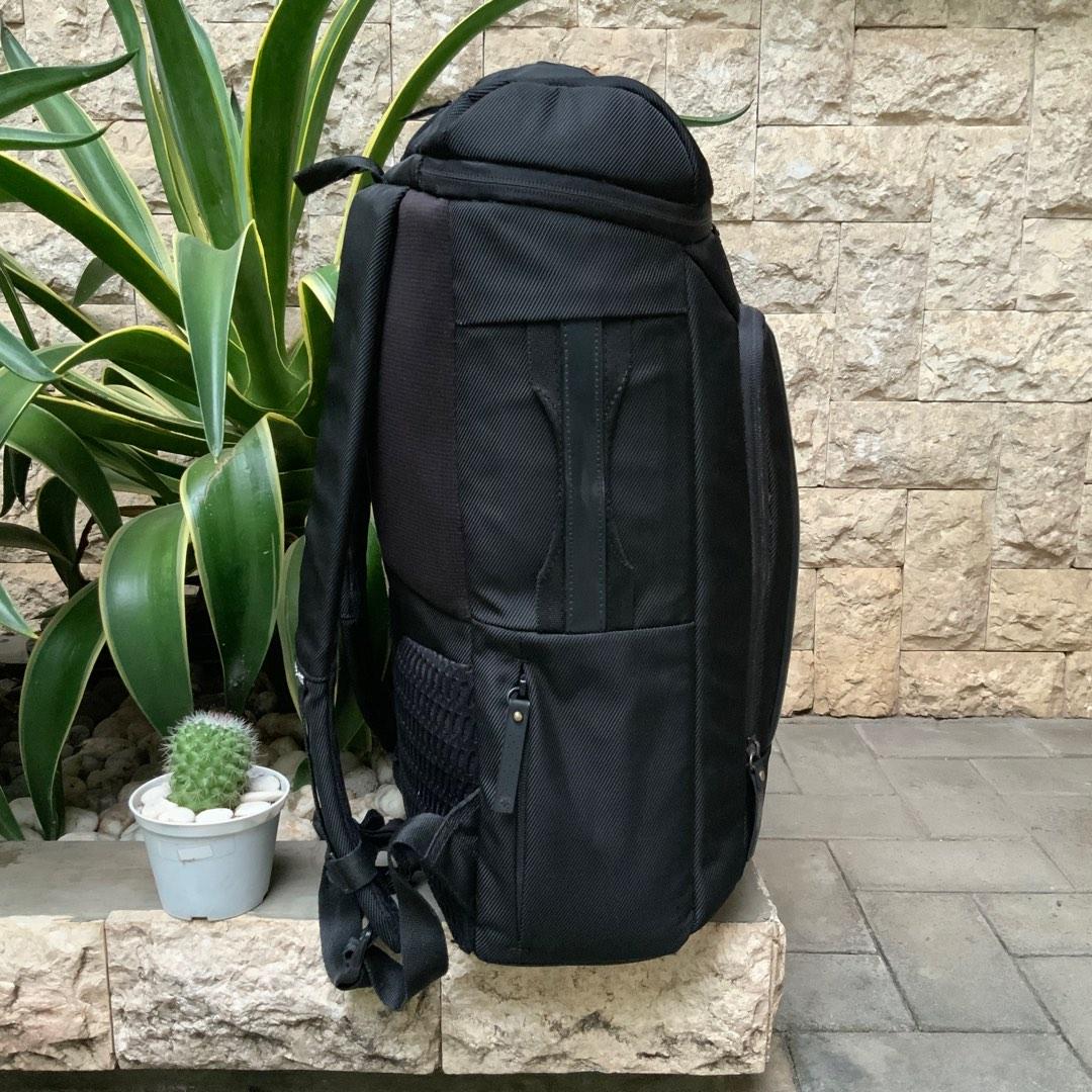 DESCENTE ATHLETIC URBAN TRAVEL LAPTOP BACKPACK FULL BLACK, Fesyen Pria ...