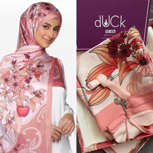 Duck Disney snow white - First love, Women's Fashion, Muslimah Fashion ...