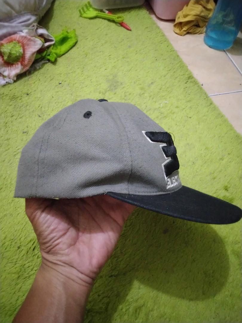 Electrohell, Fesyen Pria, Aksesoris, Topi di Carousell